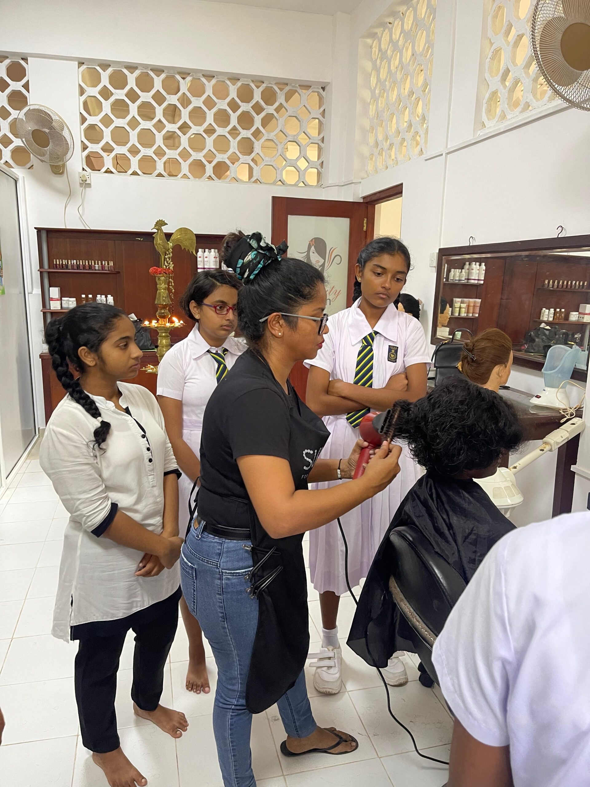 Renovating the hair dressing salon at the Ratmalana School for the Deaf ...