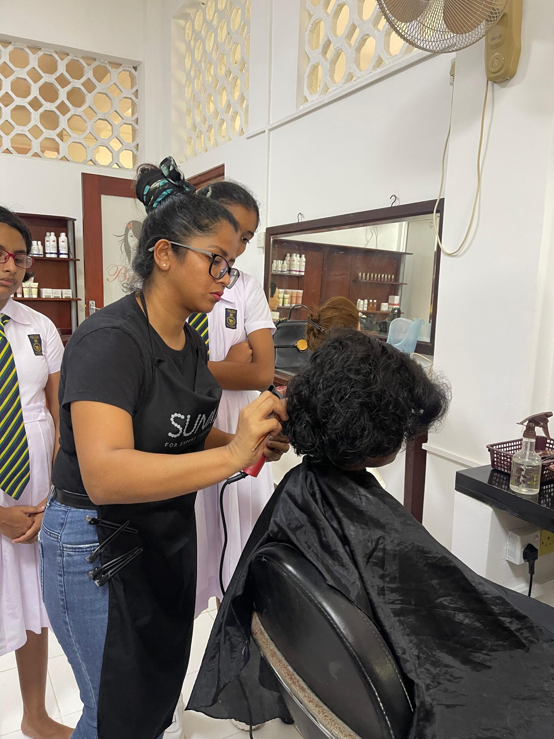 Renovating the hair dressing salon at the Ratmalana School for the Deaf ...